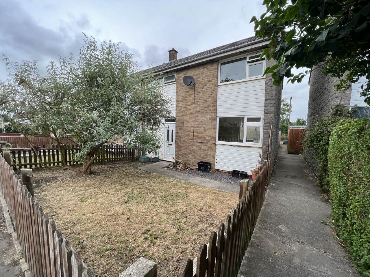 The Grove, Frome, Somerset - Lettings-R-Us Letting Agency Frome - 01373 ...