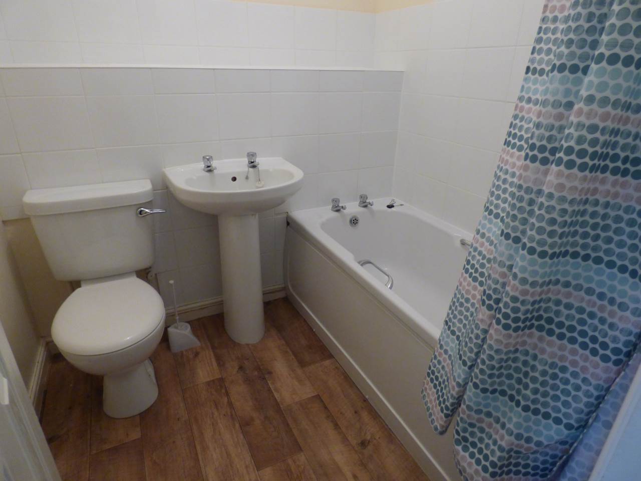 Lakeside Court, Heather Shaw, Trowbridge - Lettings-R-Us Letting Agency ...