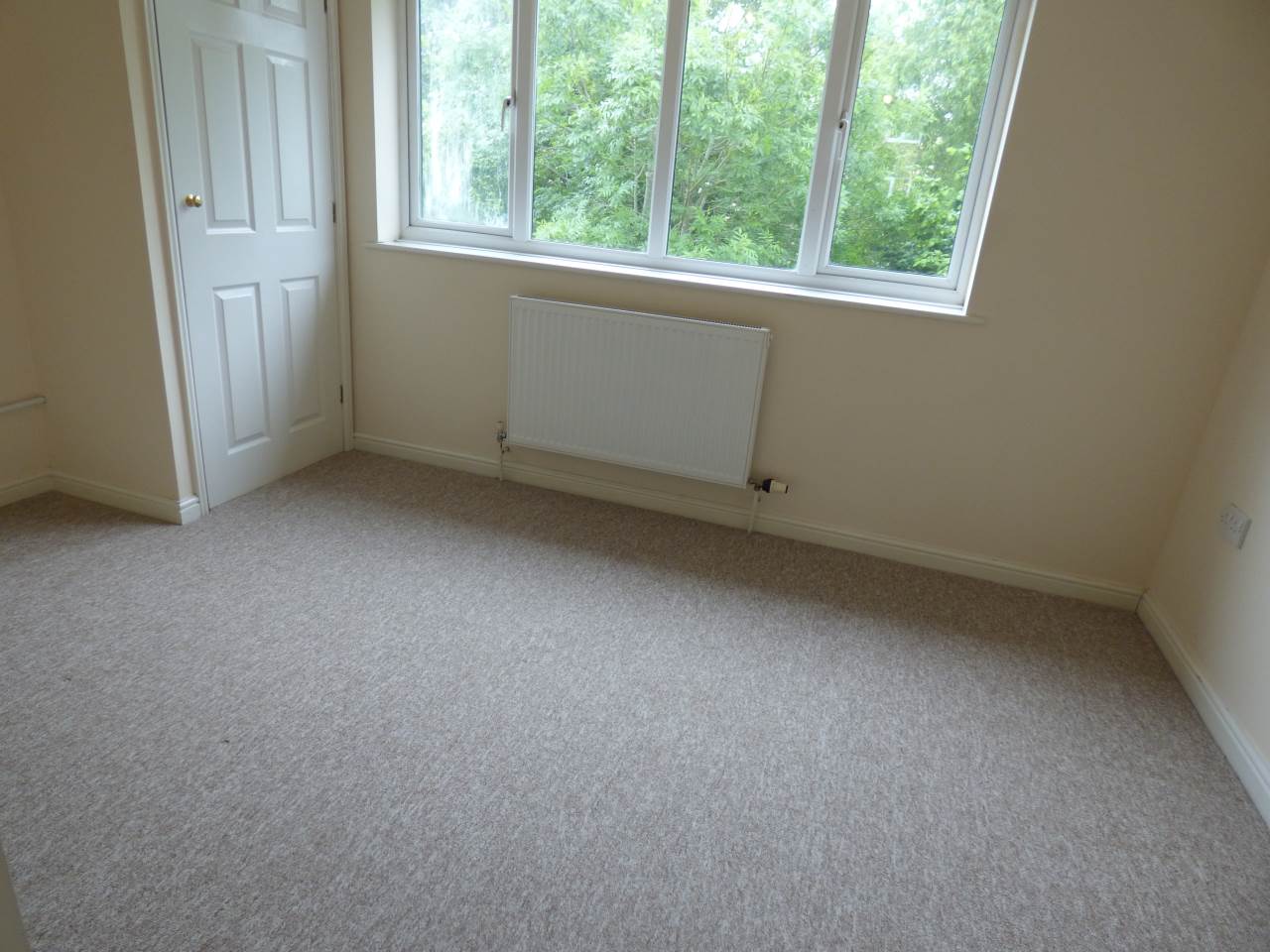 Lakeside Court, Heather Shaw, Trowbridge - Lettings-R-Us Letting Agency ...